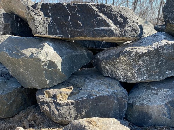 Allgäuer Schrattenkalk Mauersteine - OTT Natursteine - Baustoffrecycling