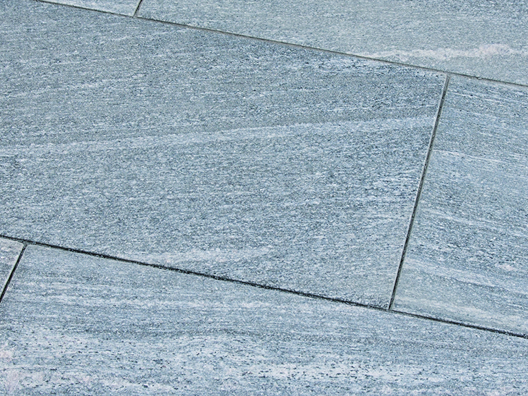 Gneis Formatplatten Biasca - OTT Natursteine - Baustoffrecycling