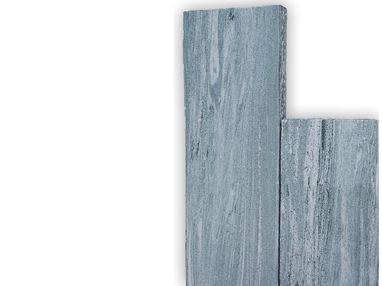 Gneis Stelen Biasca - OTT Natursteine - Baustoffrecycling