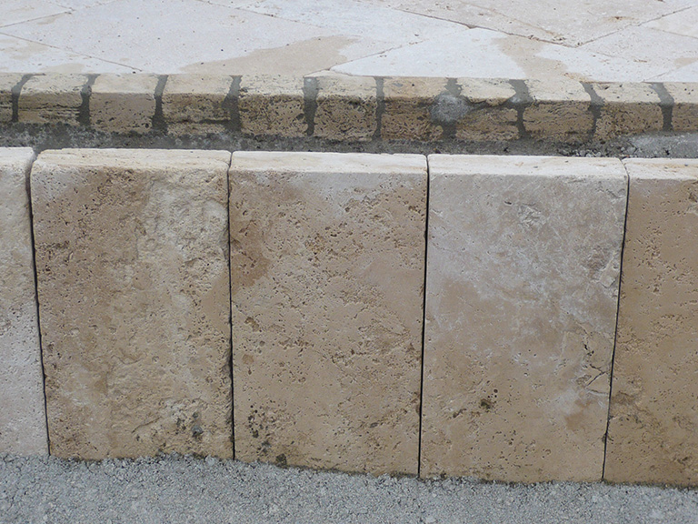 Travertin Palisaden Vanilla - OTT Natursteine - Baustoffrecycling